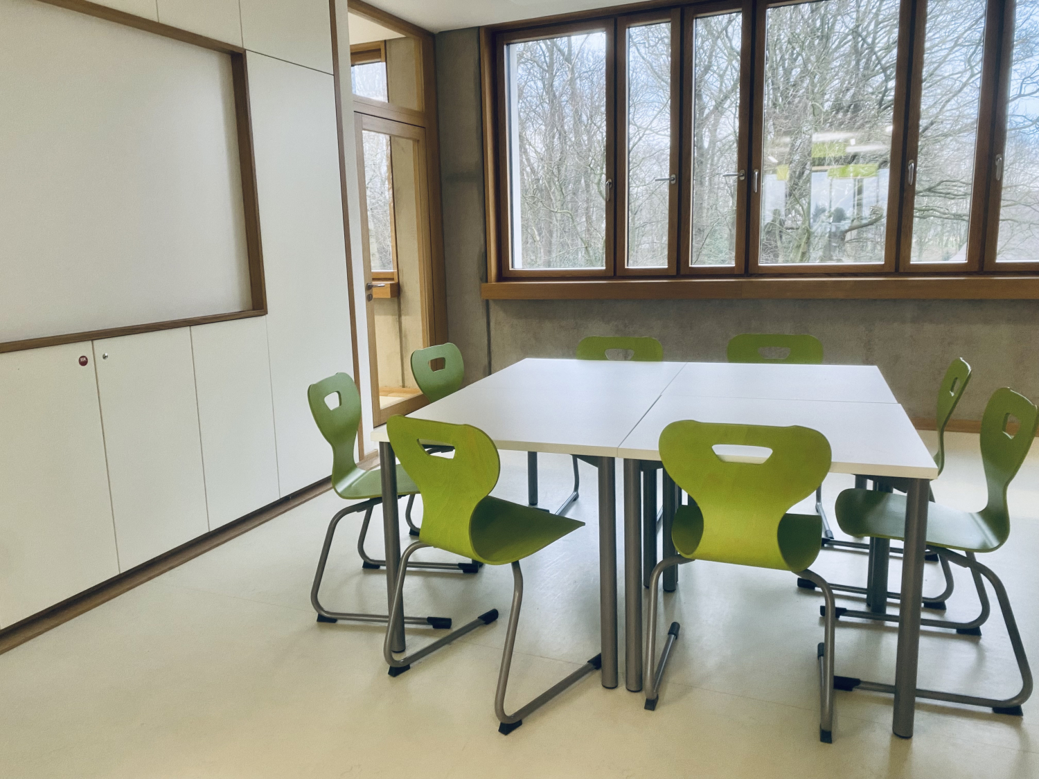 Klassenraum-plus